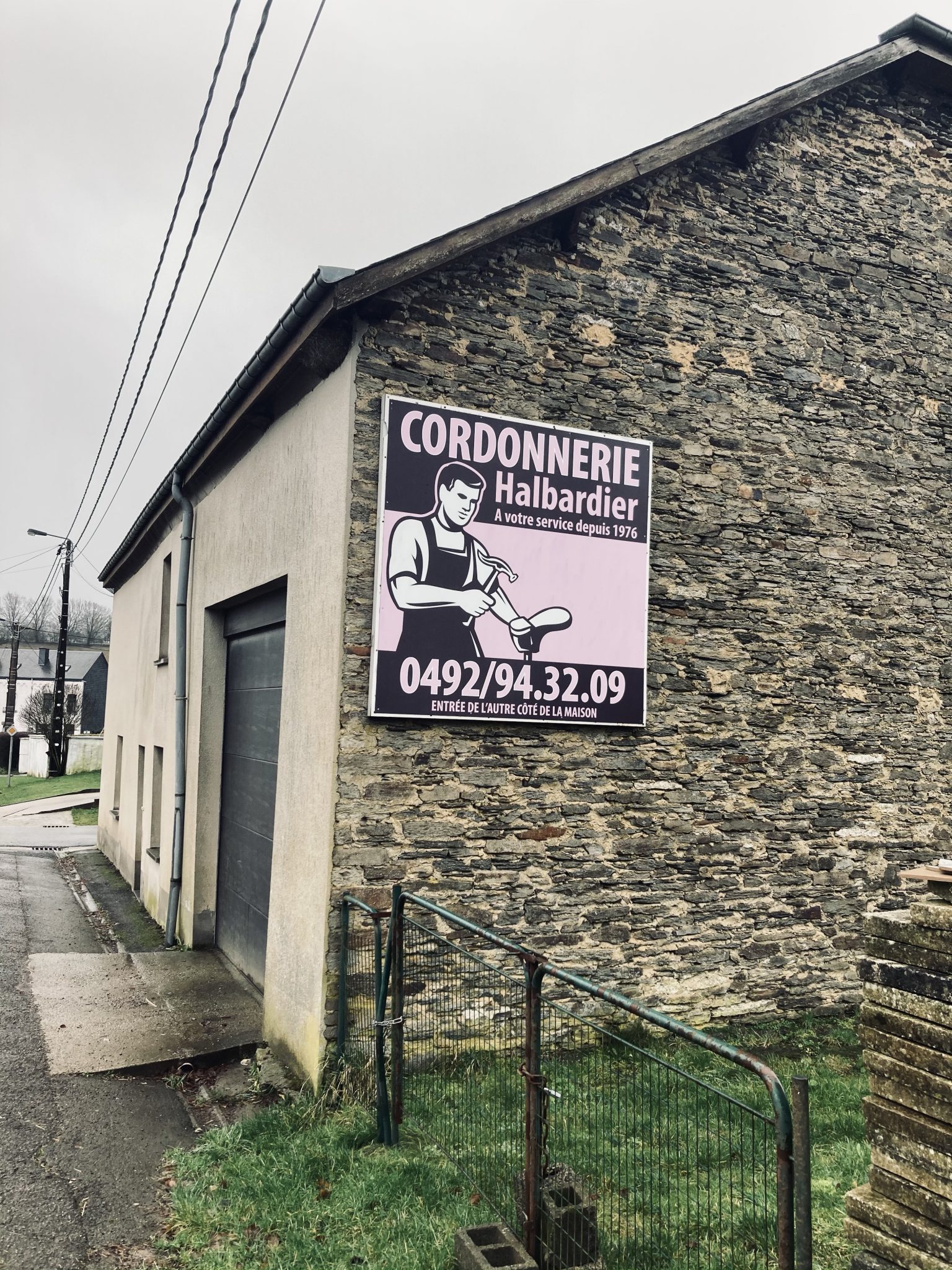 Artisan - Cordonnerie Halbardier à Léglise - classic-motorcycle.be